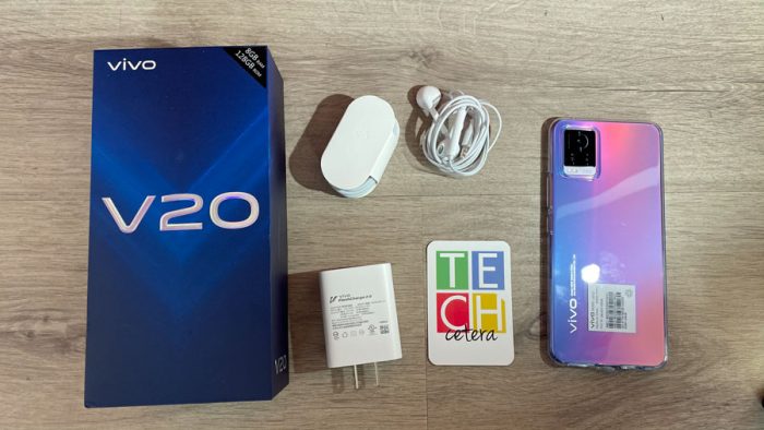 Los contenidos de la caja del vivo v20 | Techcetera
